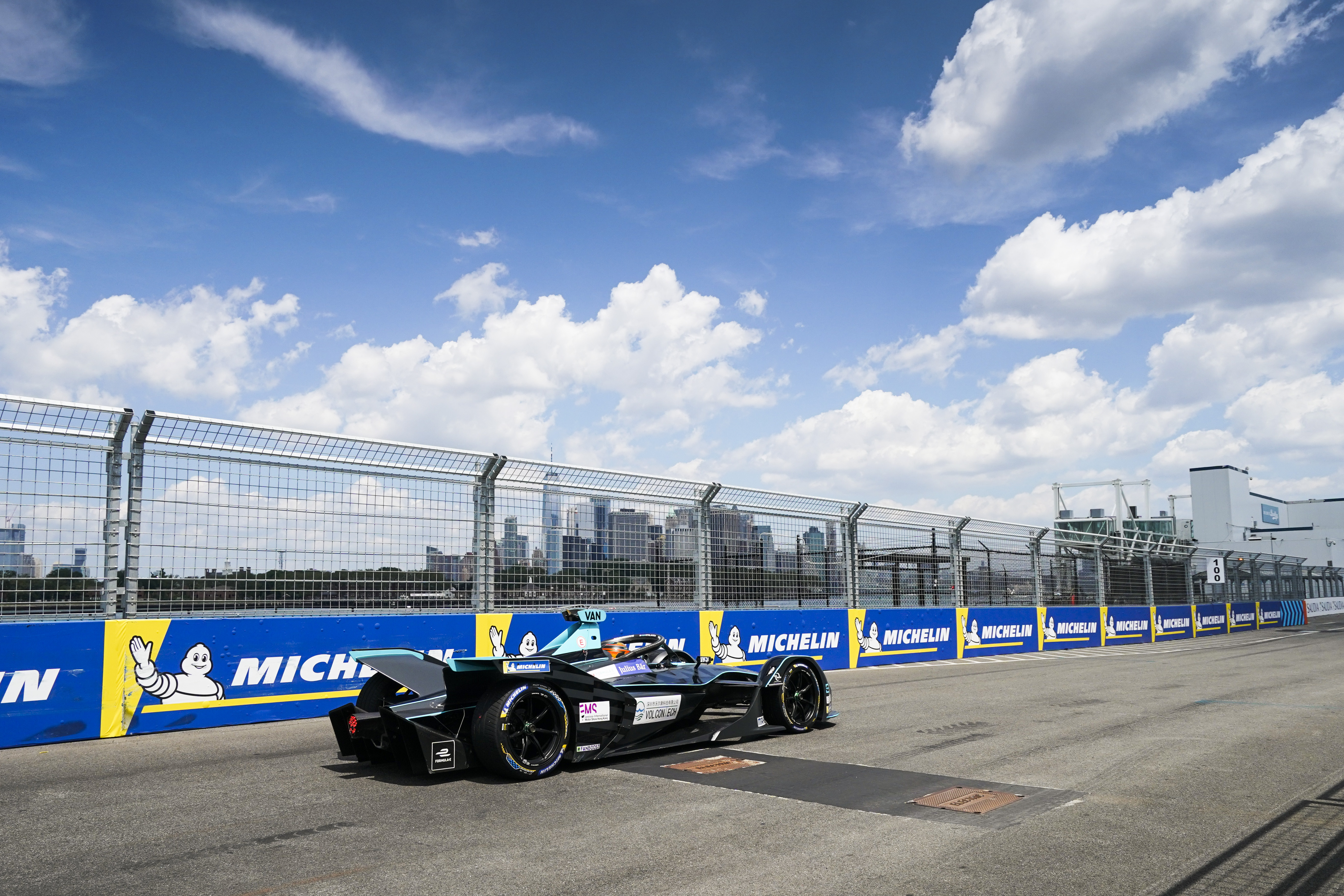 Doppelter Punkterfolg: HWA RACELAB beim Finale der Formel E mit starker ...